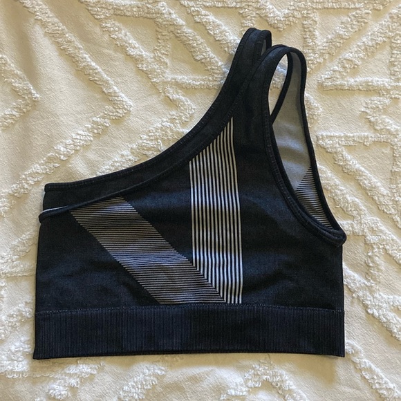 Intimates & Sleepwear | Fabletics Seamless One Shoulder | Poshmark